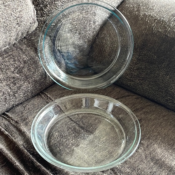 Pyrex | Kitchen | Set Of 2 Guc Vintage 9 Inch Pyrex Clear Glass 9 Pie ...